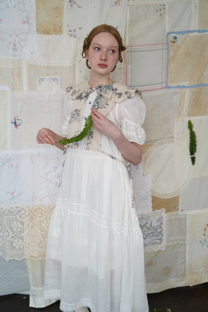 Unlogical Poem Ramie Lace-up Vest with Hand-drawn Embroidery